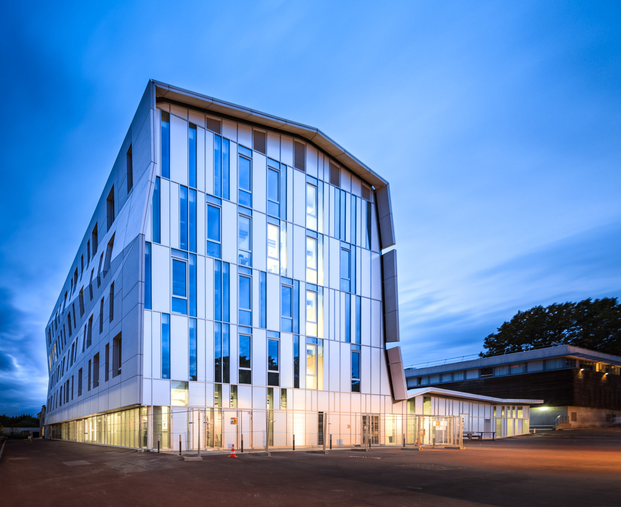 Bâtiment universitaire sur le campus de l'ESTP - Architecturestudio